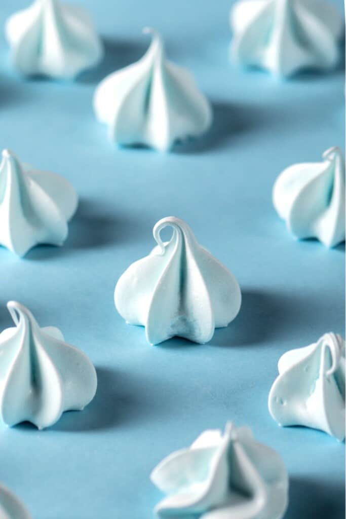 Blue meringue cookies