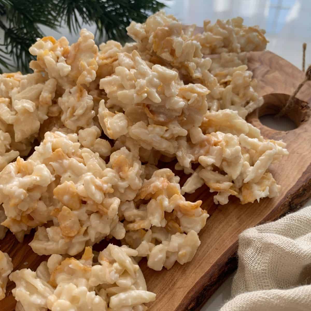 Easy No Bake White Chocolate Snowflakes Cookies - Alexa's Cuisine